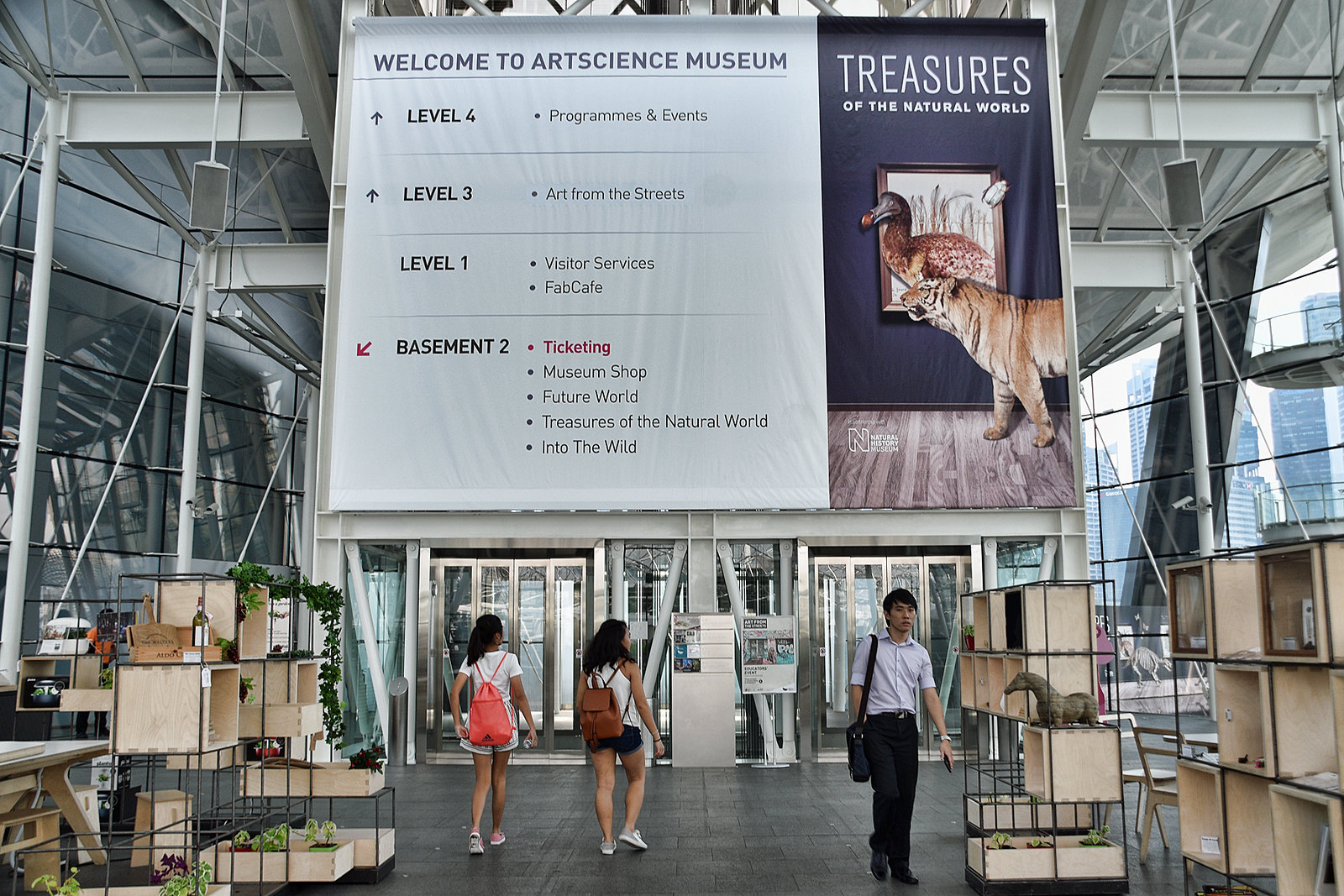 4 Directions Signs & Graphics: How To Design The Perfect Lobby Sign For ...