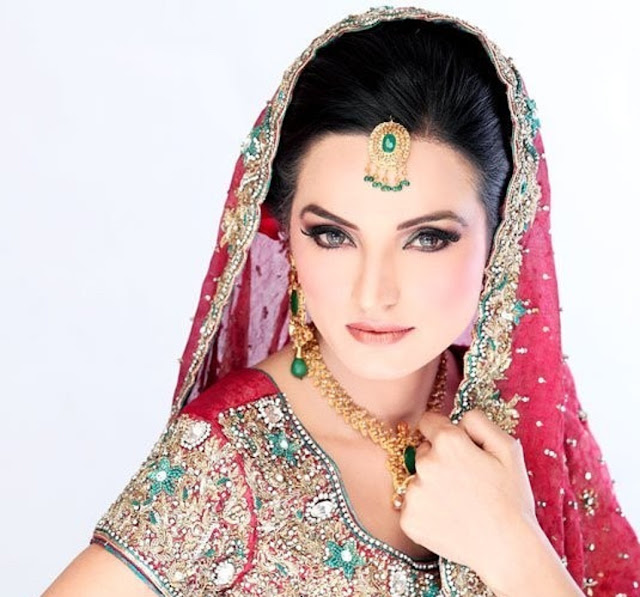 Beautiful Sadia Khan HD Wallpaper - all 4u stars wallpaper