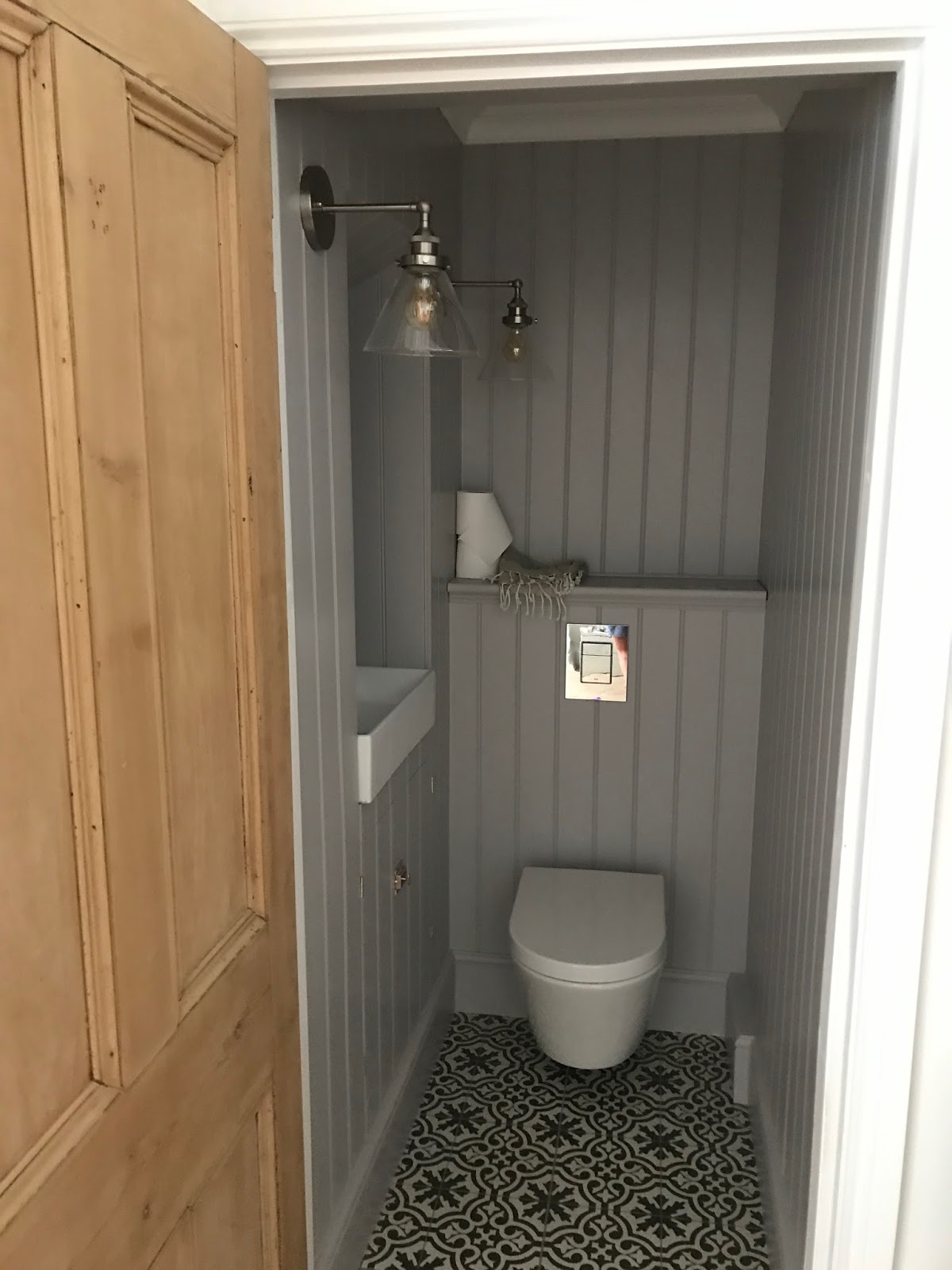 Makeover - Downstairs Cloakroom - Roses and Rolltops