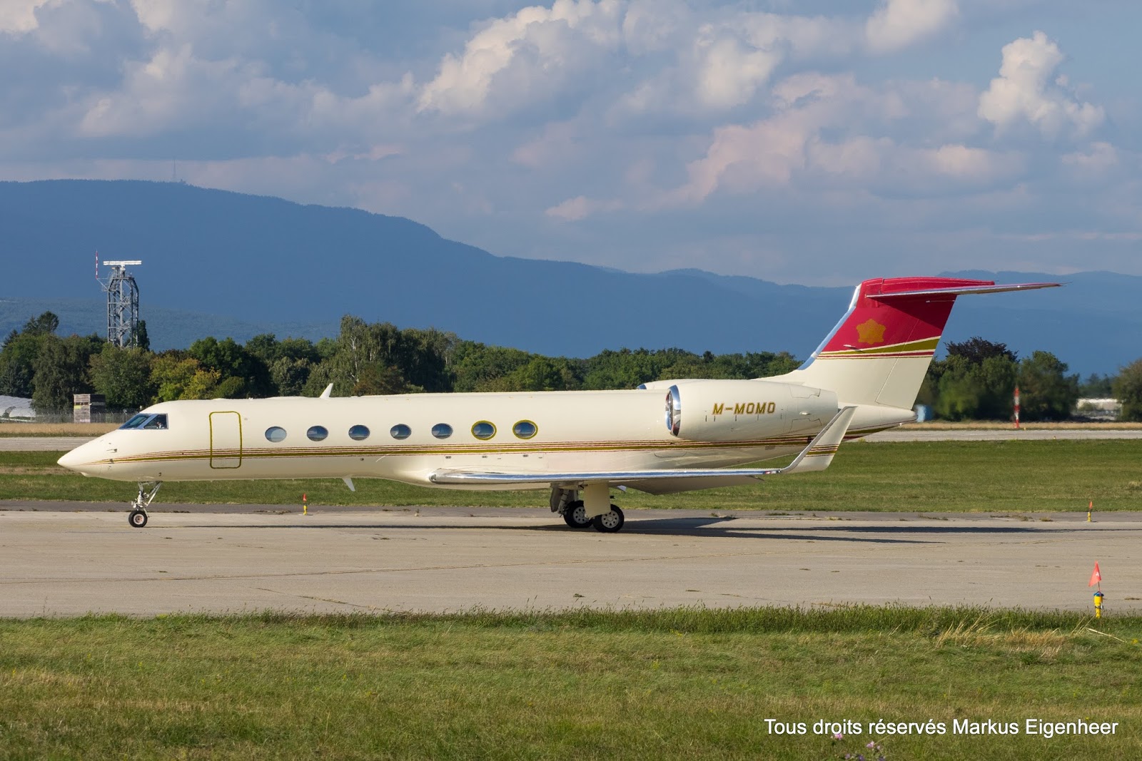 FLUGZEUGE Privatjets etc: M-MOMO Gulfstream G-V SP G550 GLF5 > Fayair