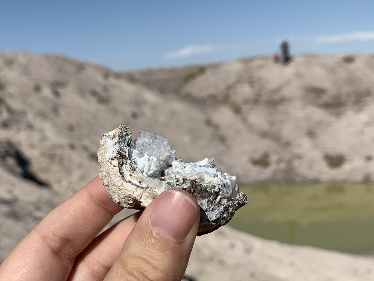 Dugway Geode Beds - light-in-leaves