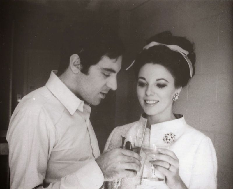 Beautiful Photos of Joan Collins and Her Husband Anthony Newley During ...