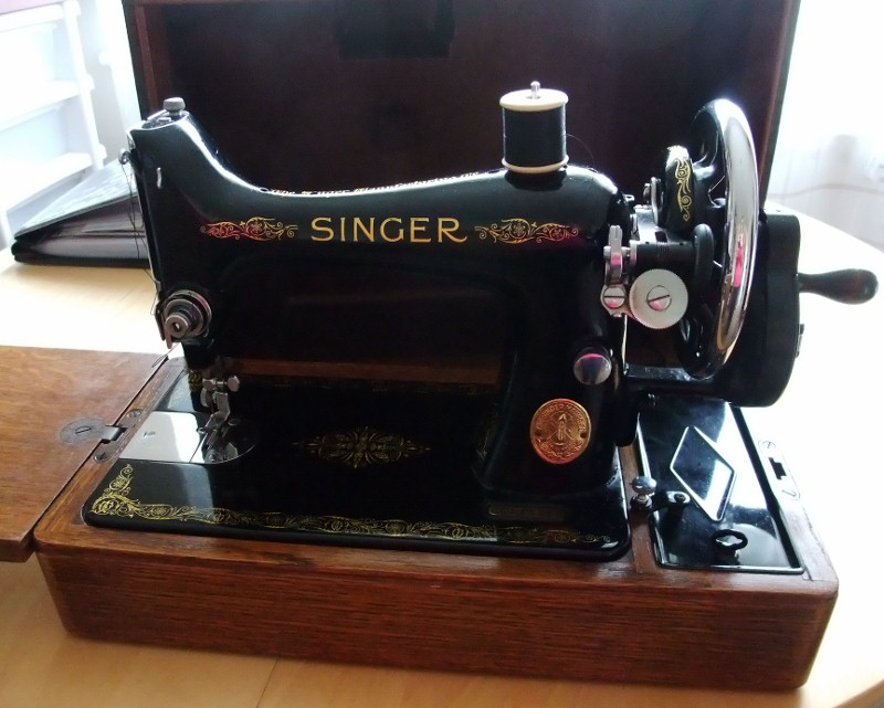 Sew Retro: My new dream machine - vintage Singer 99