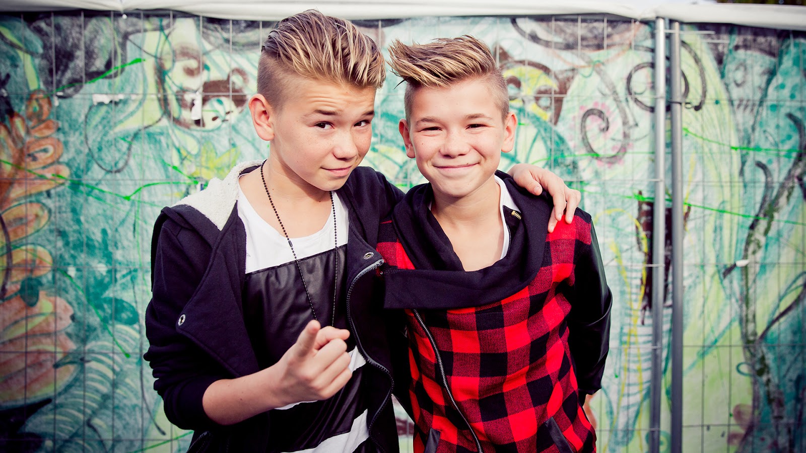 Wallpaper Mansion: Marcus & Martinus Wallpapers