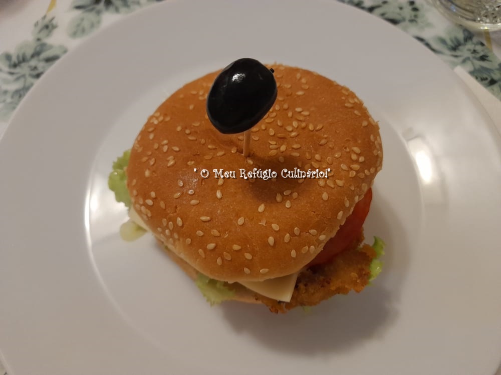 " O Meu Refúgio Culinário! ": ♥ Sande de Panado, Queijo, Alface e Tomate ♥