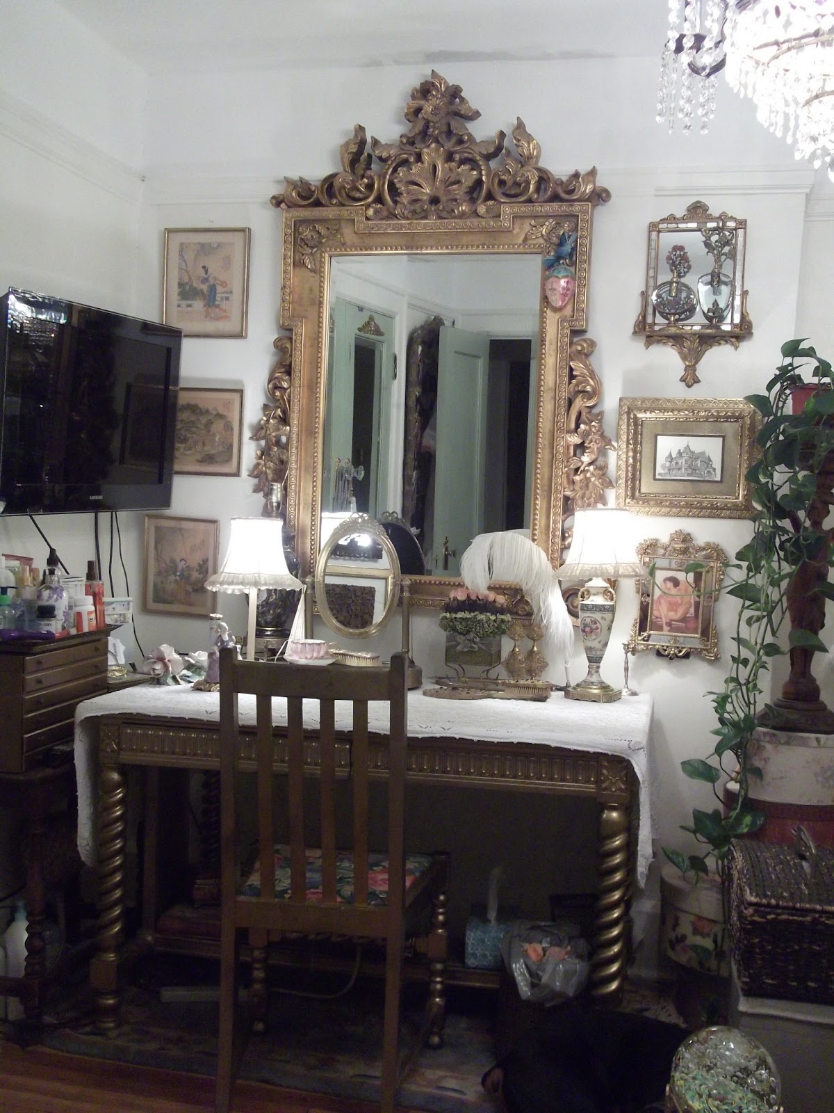 La Belle Helene Detroit: Ma Chambre! My French Bedroom