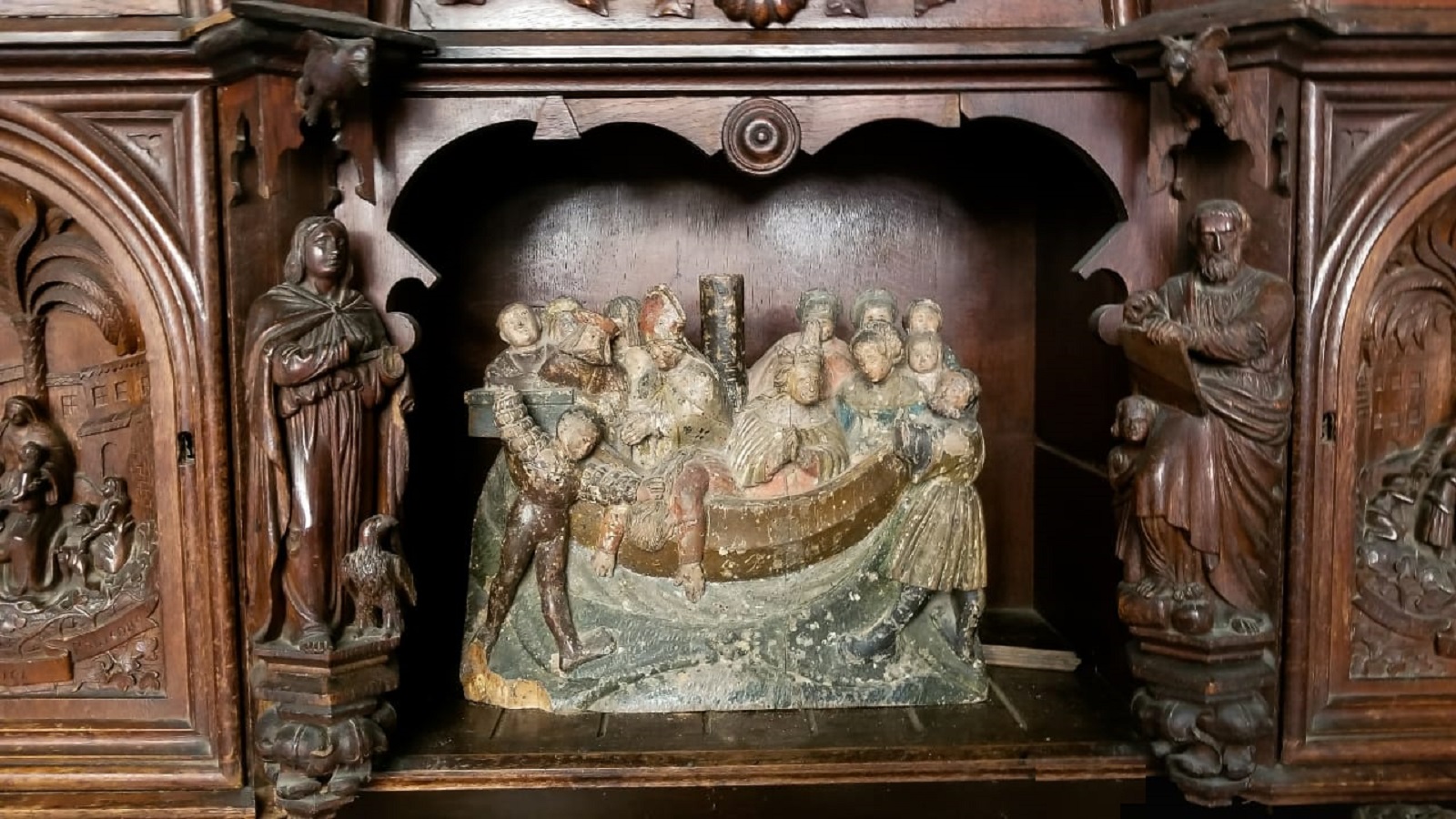 VIAJERO RODANTE: CASTILLO NAVEIRA, LUJÁN Un lugar de intriga y misterio.