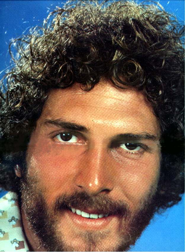 Astros em Revista: REINALDO GONZAGA - O GALÃ CANTOR