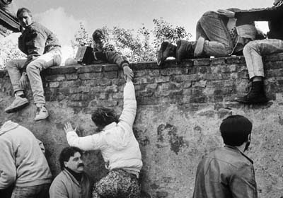 Yuliasman: Runtuhnya Jerman Timur & Reunifikasi Jerman