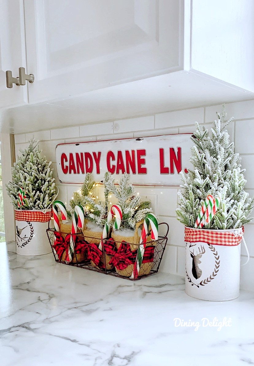 Dining Delight: Gingerbread Themed Tiered Tray