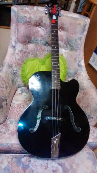 Guitar Blog: Hobner Export Quality Archtop guitar. Cool Hofner copy ...