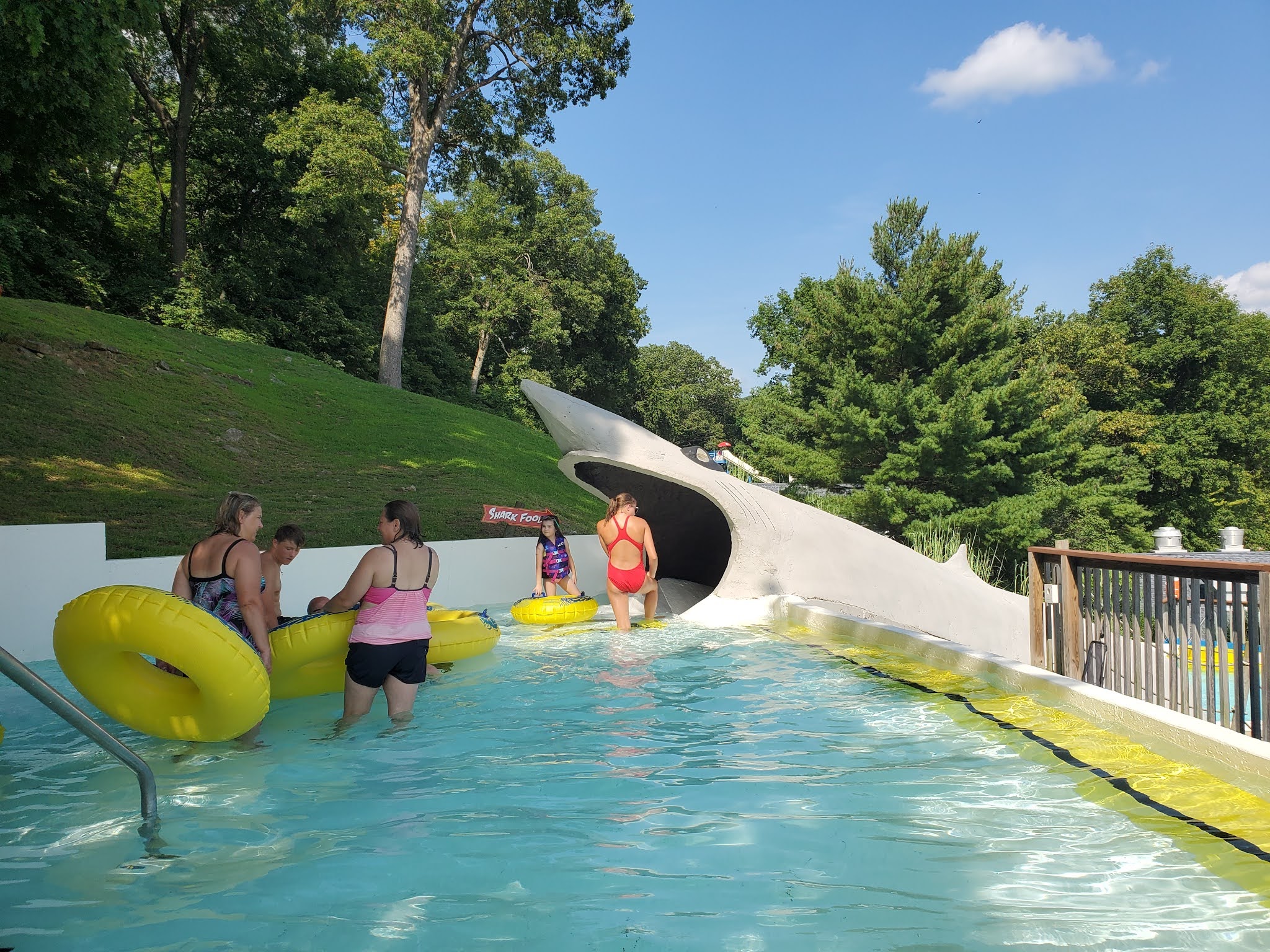 Play St. Louis: Raging Rivers Waterpark, Grafton