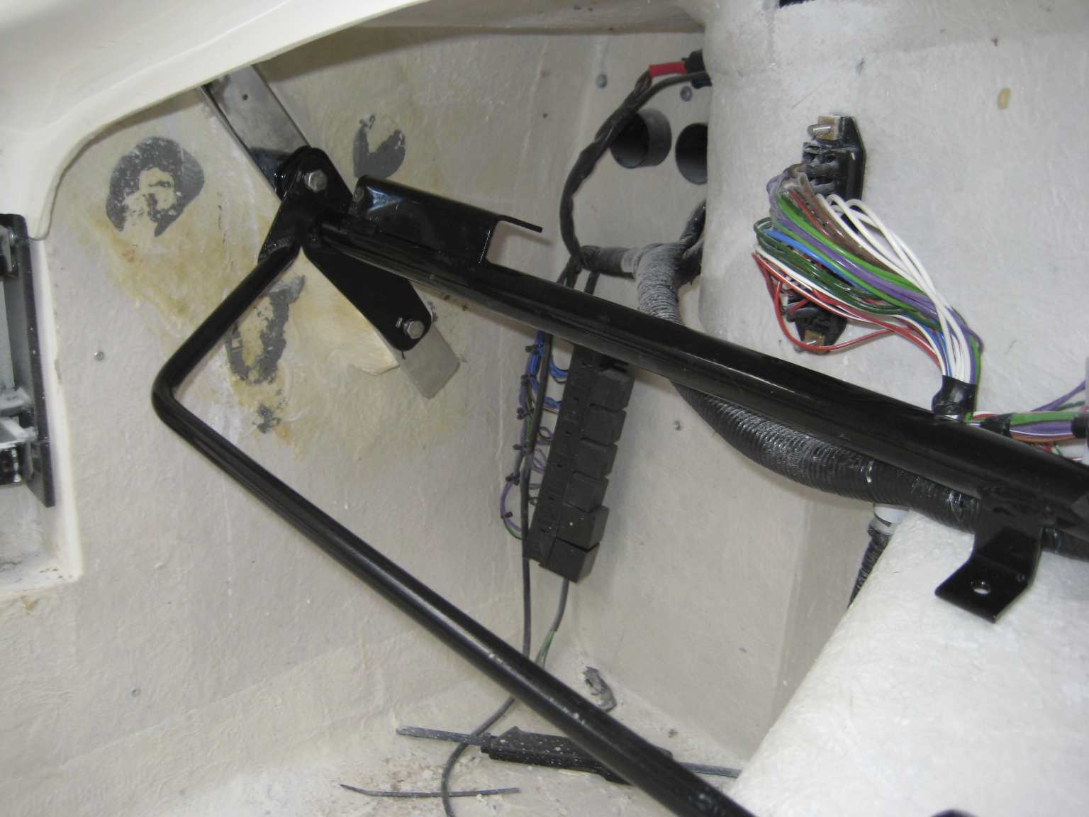 Keith's Cobra Build: Dash & Screen Support Bars