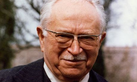 BLOGOCIOLOGICO: SIR LUDWIG GUTTMAN Y LOS JUEGOS PARALÍMPICOS