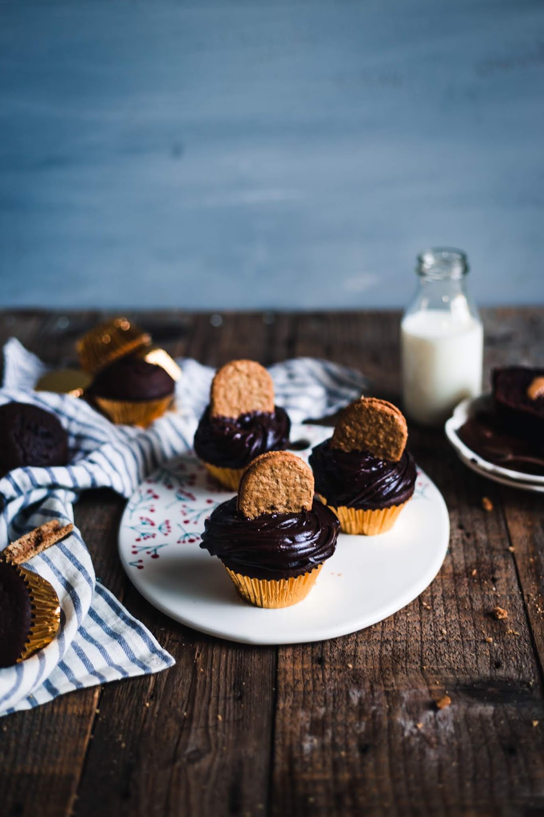 Bake | Betty Crocker Cupcakes σοκολατας με μπισκοτα φυστικοβουτυρο ...
