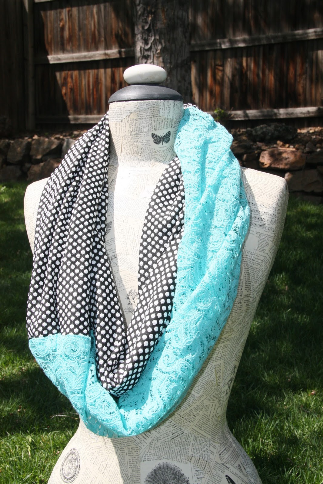 Isa Creative Musings: Infinity Scarfs with Lace