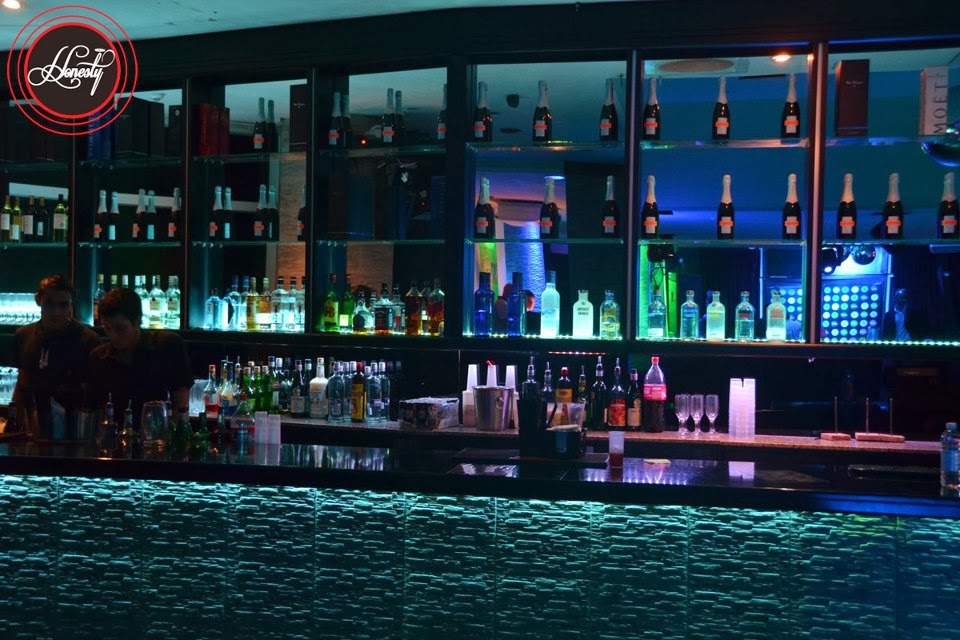 BAR / BOLICHE: Ocean’s Club Juana Manso 305 Puerto Madero