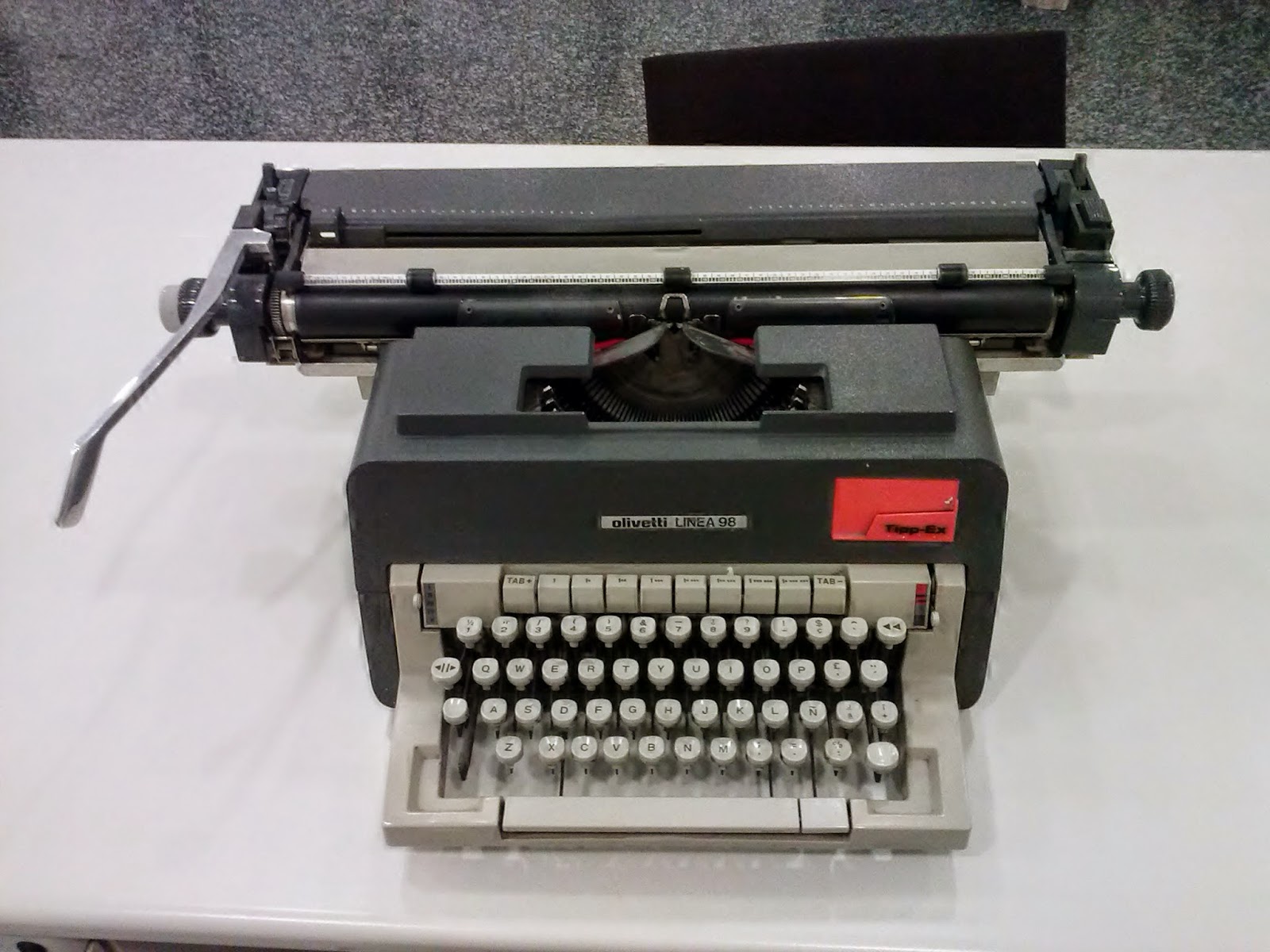 ANTIGÜEDADES URBANAS: La Olivetti Linea 98