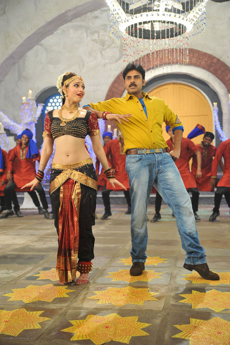 Cameraman Gangatho Rambabu movie Latest Photos Stills