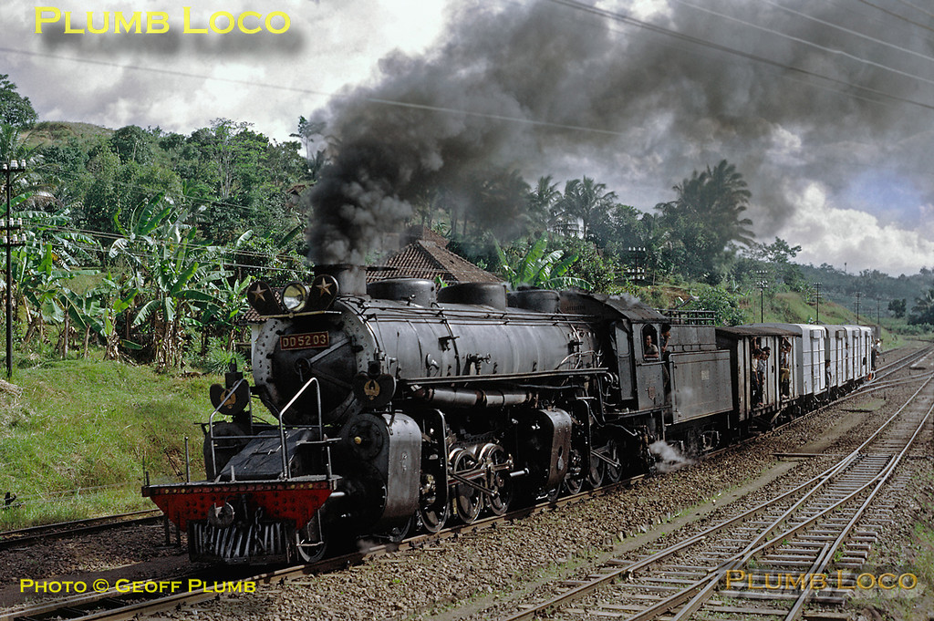 LOKOMOTIF UAP BERSEJARAH DI NEGARA INDONESIA | REPLIKA LOKOMOTIF UAP ...