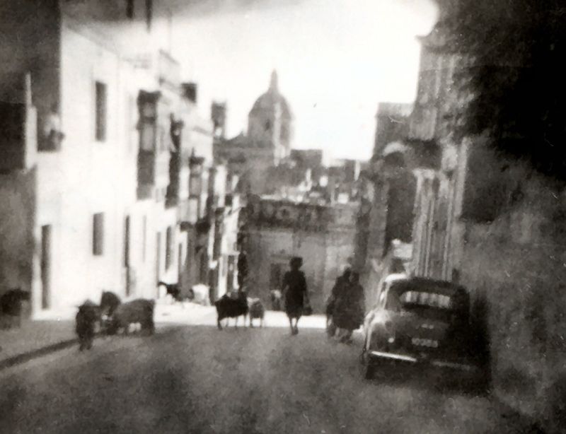 22 Rare Photos Capture Street Scenes of Malta in the Early 1950s ...
