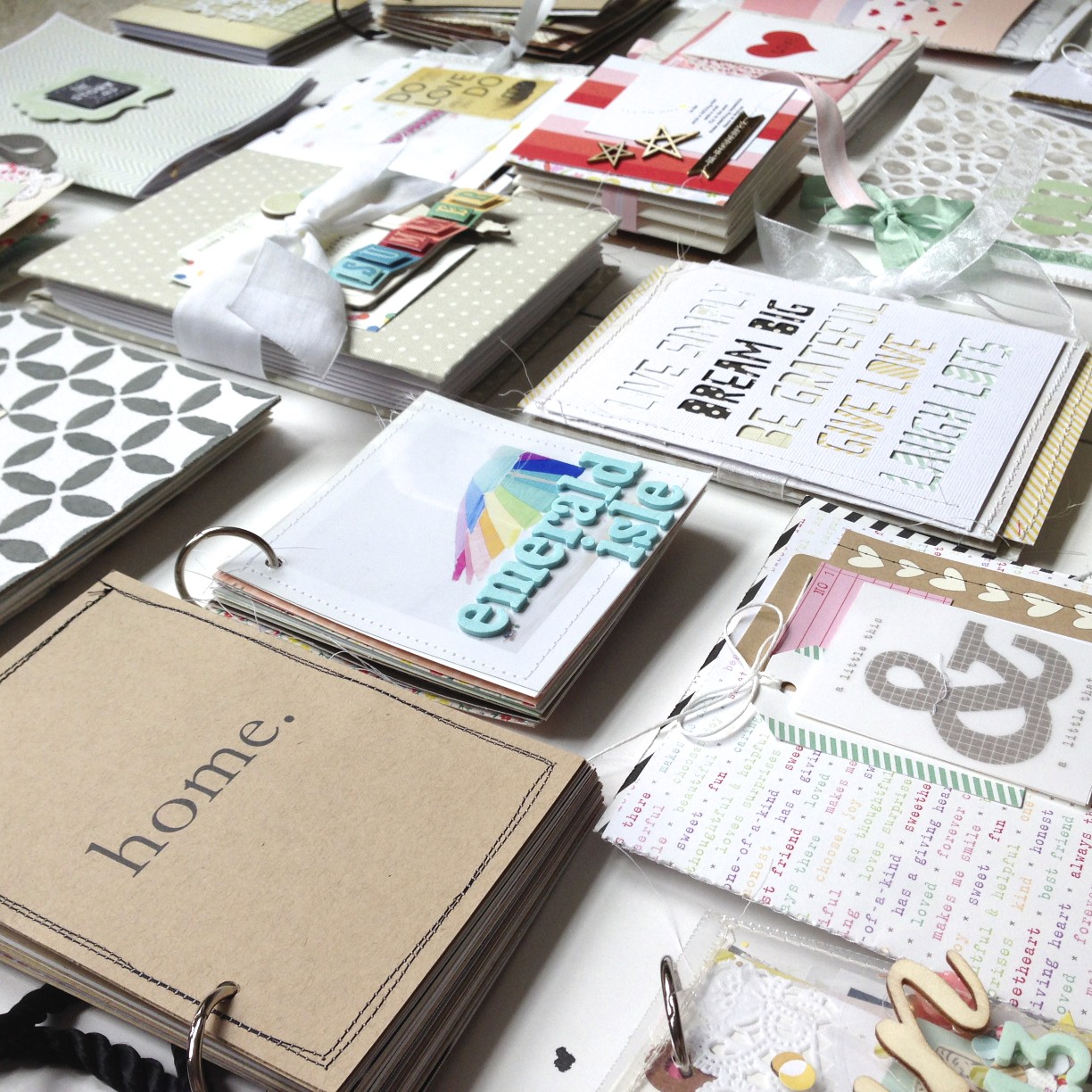 Stephanie Makes: For the love of mini books...