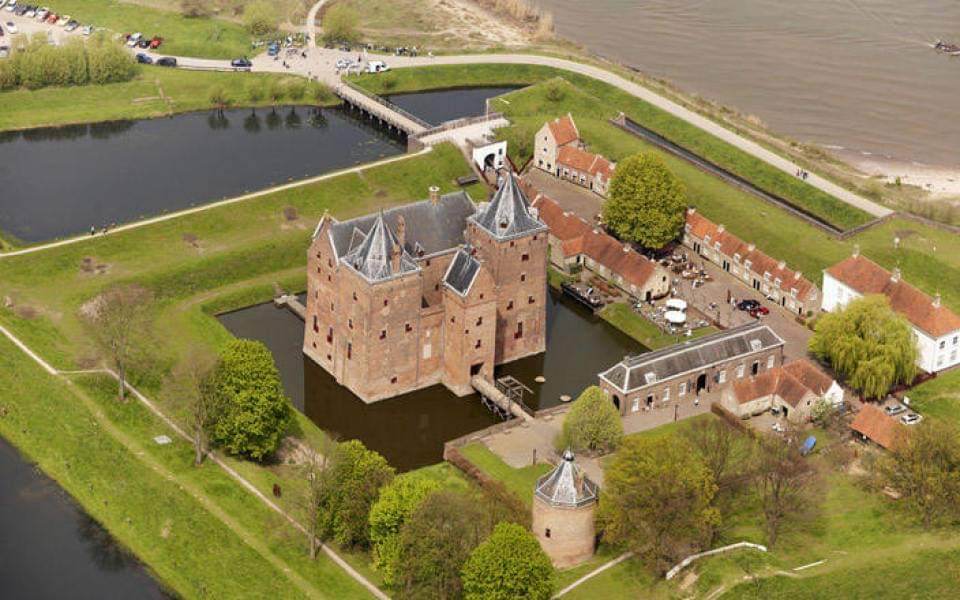 Pusat Kursus Bahasa Belanda di Jogja (Karta Pustaka): Loevestein Castle ...