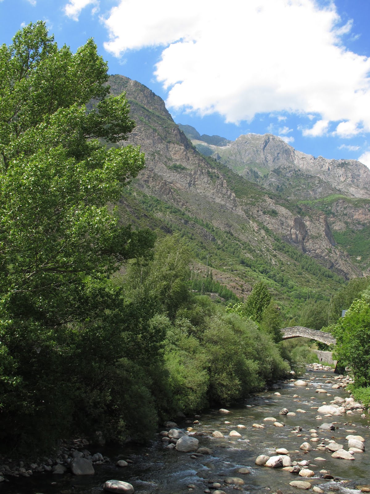Puente medieval de Benasque