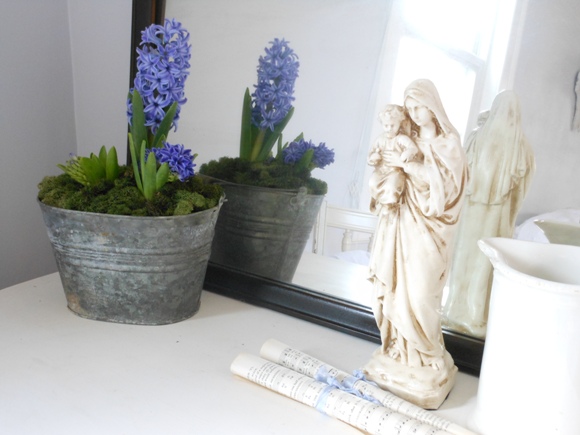 Evelyn and Rose: Adding Pops of Color to All White