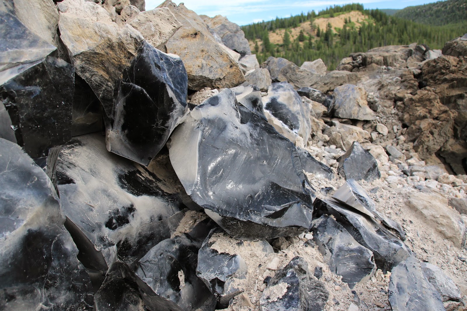 Pictures of my Universe: The Big Obsidian Flow in Newberry Volcano