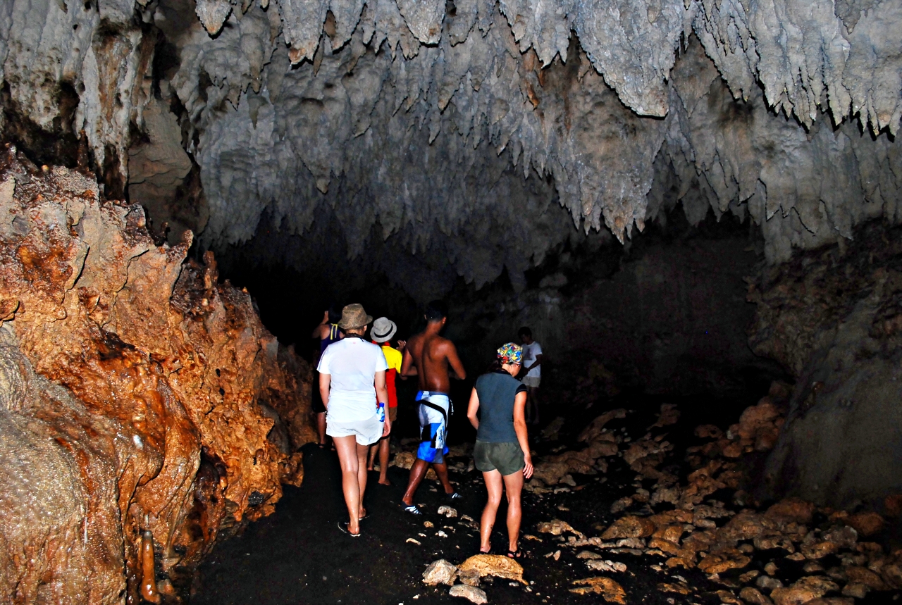 Must Love Spelunking at Lahab Cave, Lights out for Pacquiao | Capiz ...