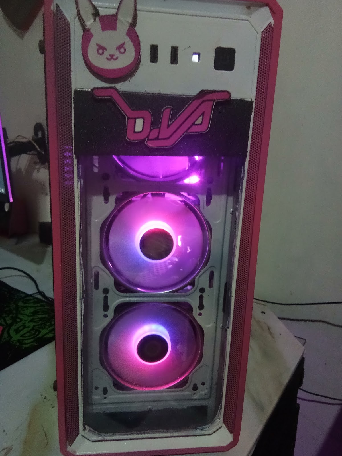 THE DIGITAL WORLD WE SHARES : PC SET UP IDEA: D.Va FROM OVERWATCH