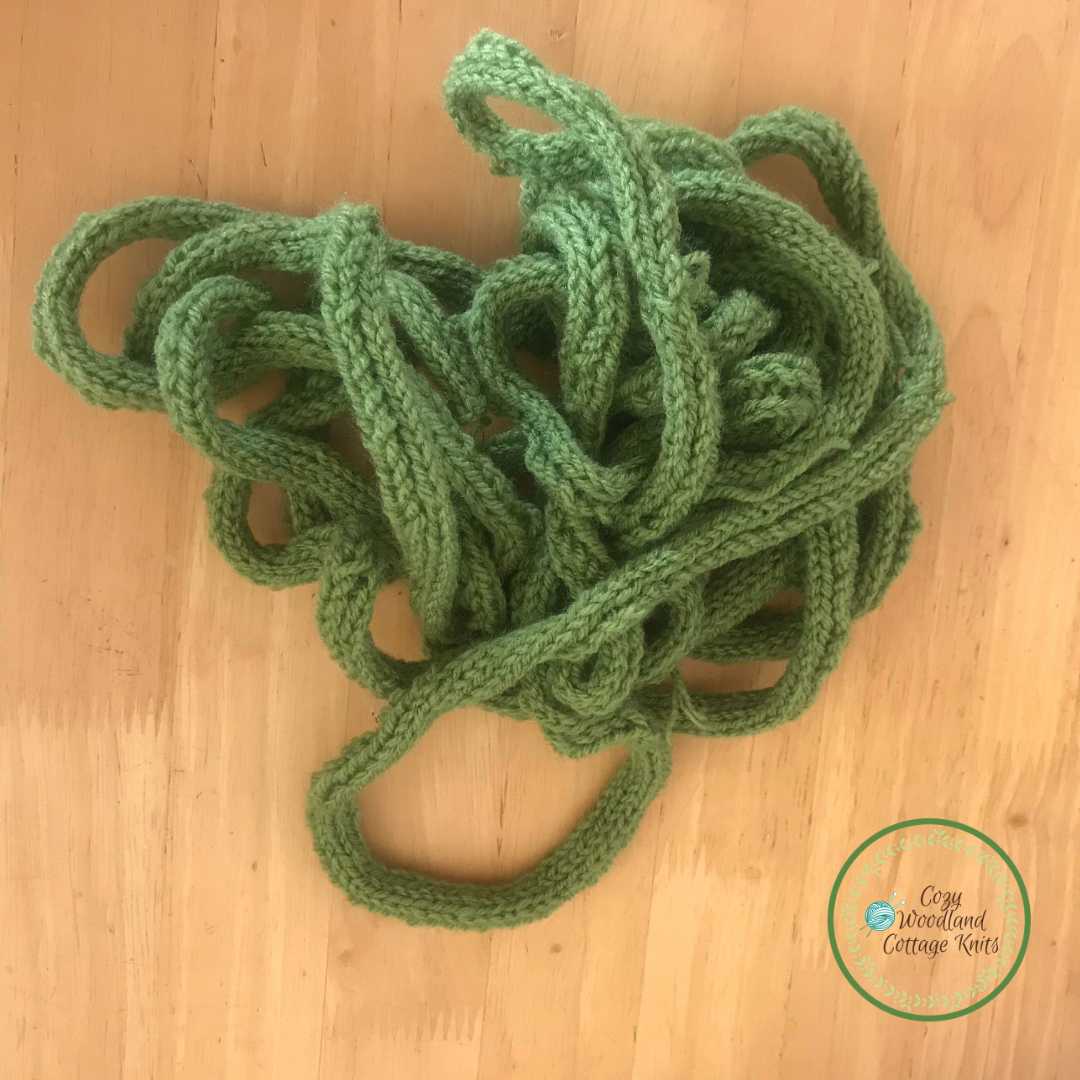 Cozy Woodland Cottage Knits: How to make an I cord