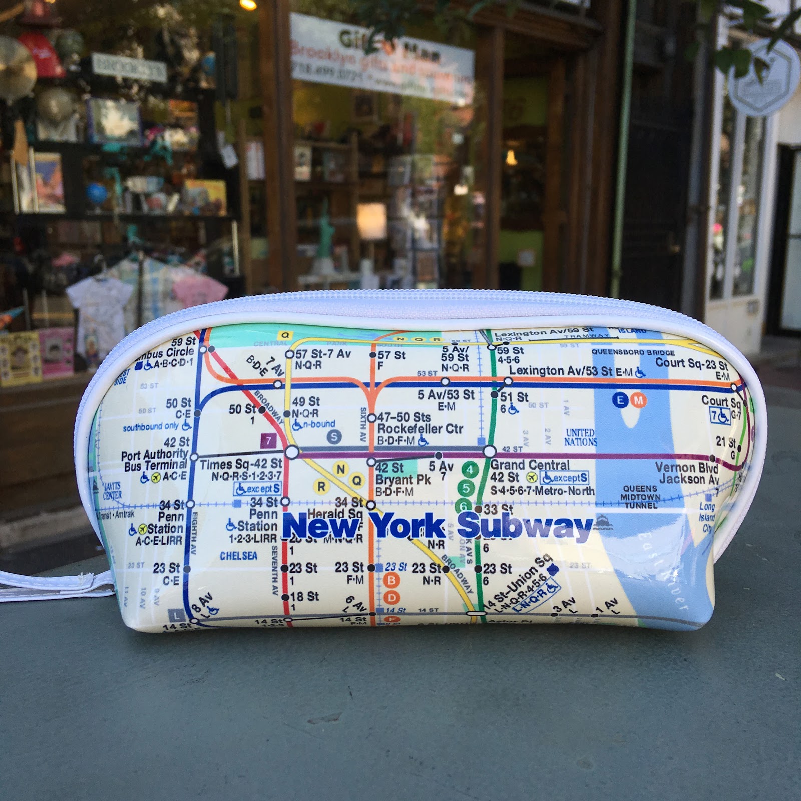 Brooklyn Gifts and Souvenirs: Brooklyn Sweatshirts and T-shirts