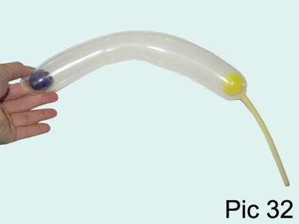 Balloon animals twisting instructions: Balloon baby rattle