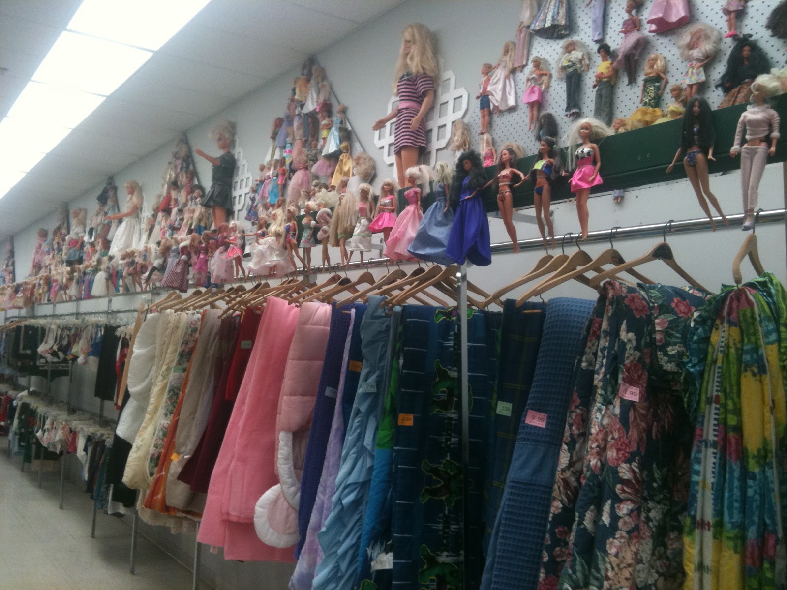 Youthanize Vintage: Thrifting With My Mom And Sister In Milwaukee!