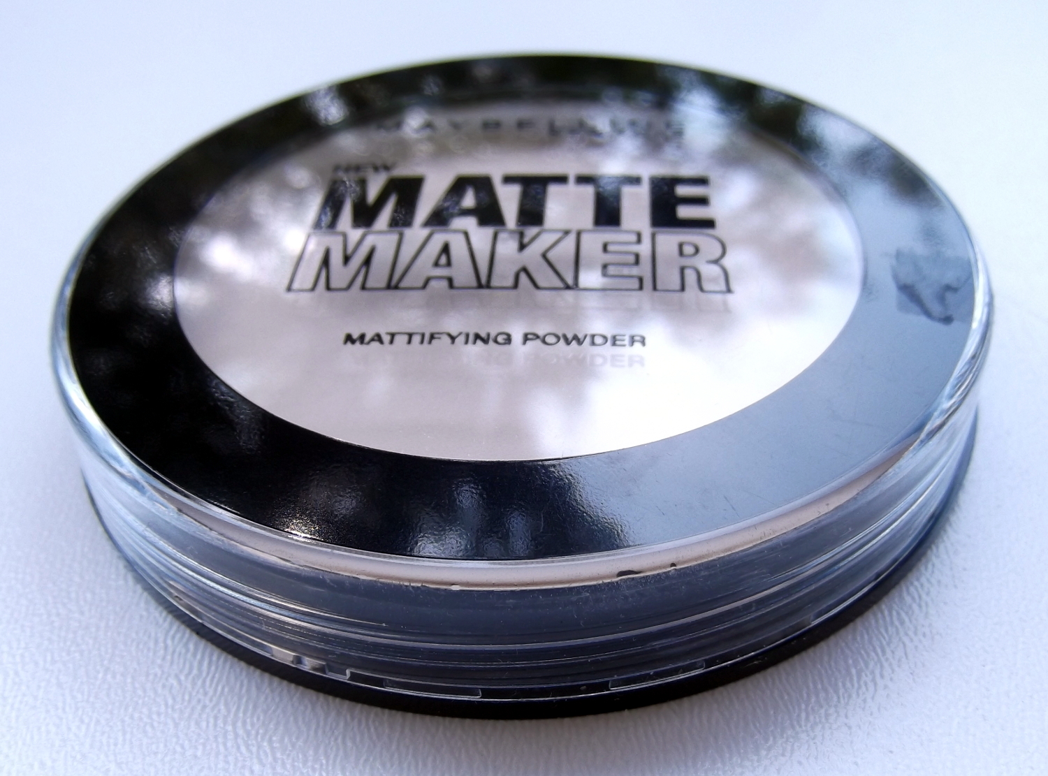 MAYBELLINE NEW YORK New Matte Maker Mattifying Powder.Review Swatches ...