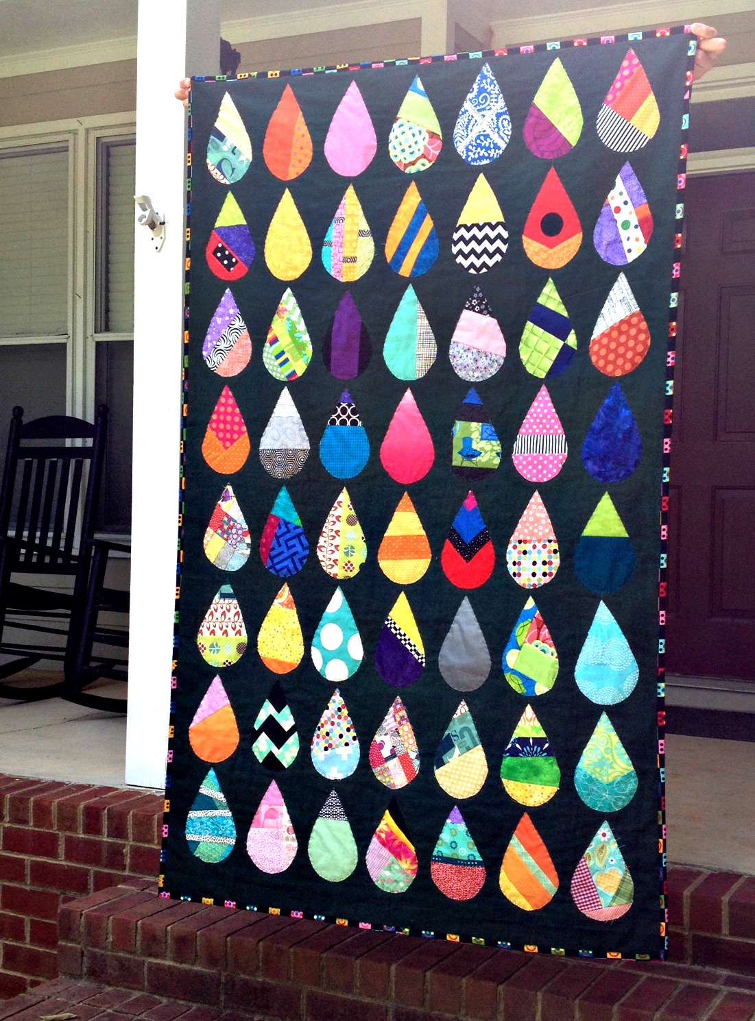 Studio Dragonfly: Raindrops - A Finished Quilt