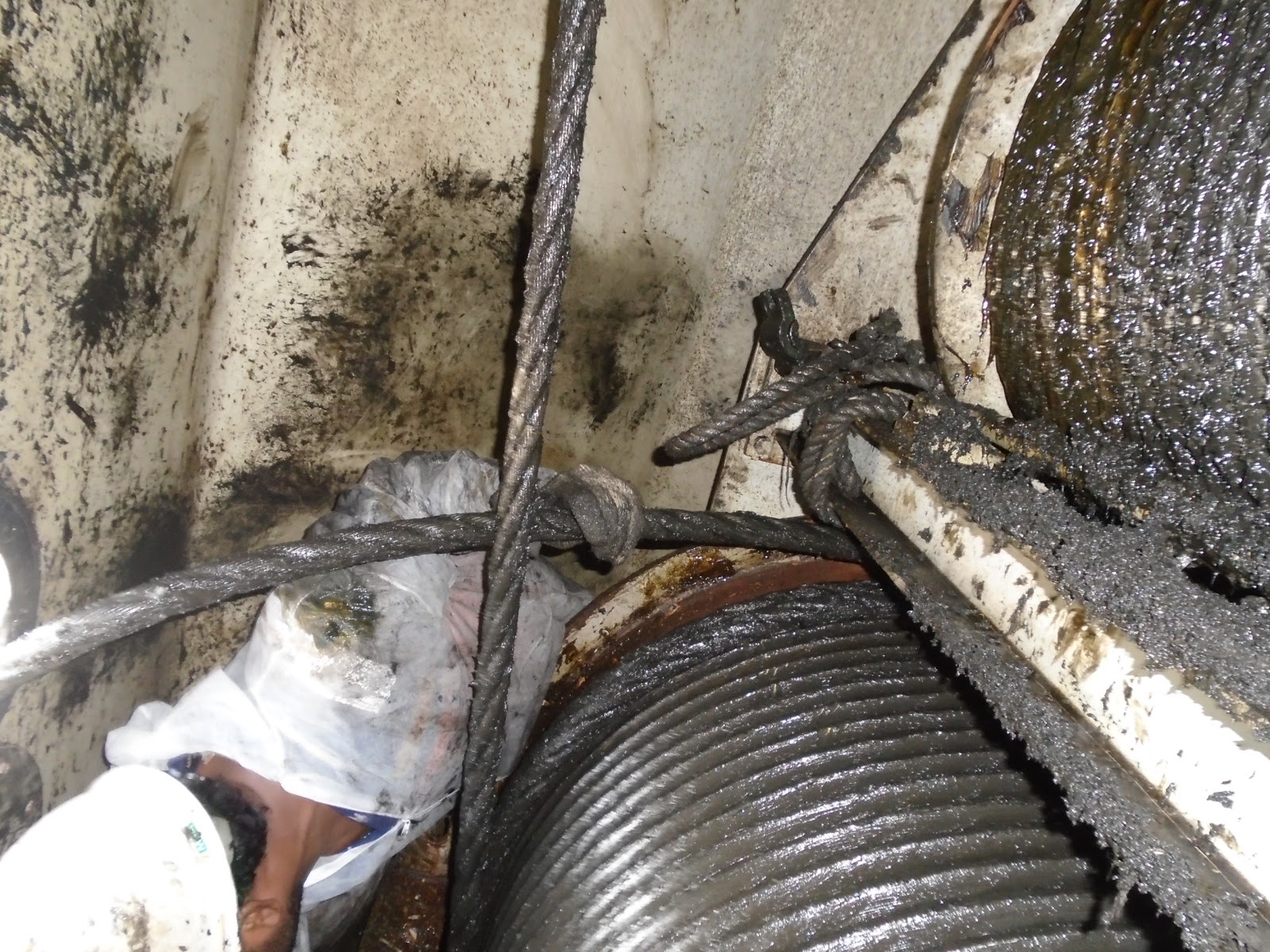 KAUSHIK: CRANE WIRE ROPE RENEWAL PROCEDURE ON SHIP ( Hoisting wire)