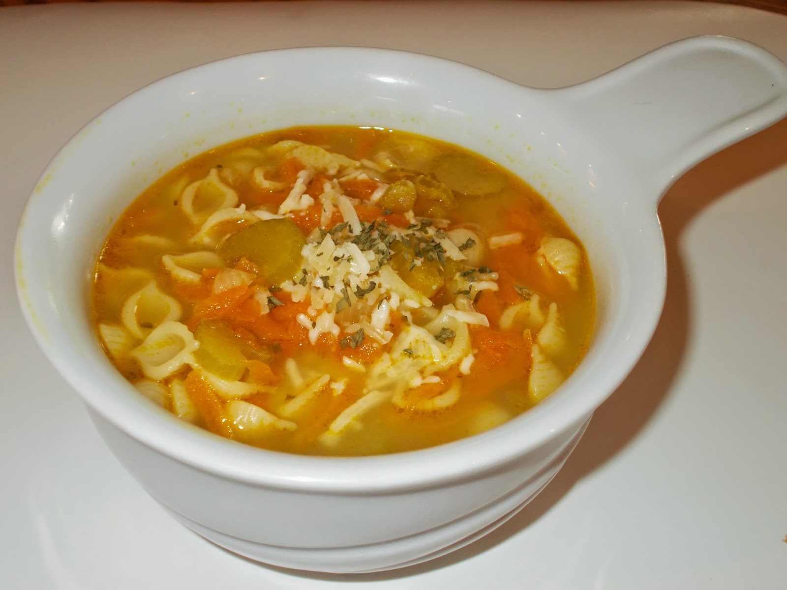 Manger avec Mo: Soupe aux légumes et aux pâtes