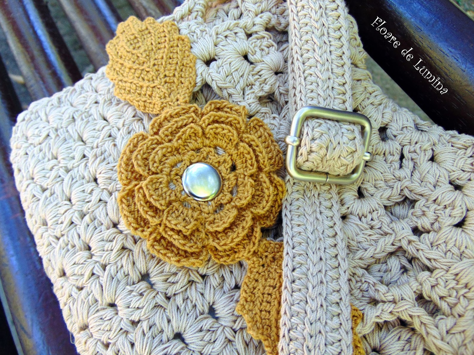 Floare de Lumina: Parfumul verii - genti si posete crosetate manual ...