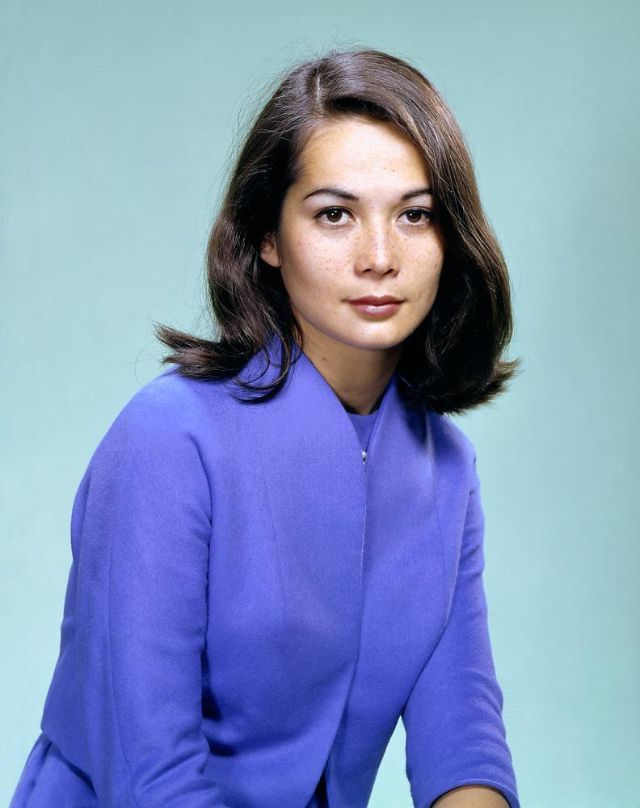 The "Chinese Bardot": 40 Glamorous Photos of Nancy Kwan in the 1960s ...