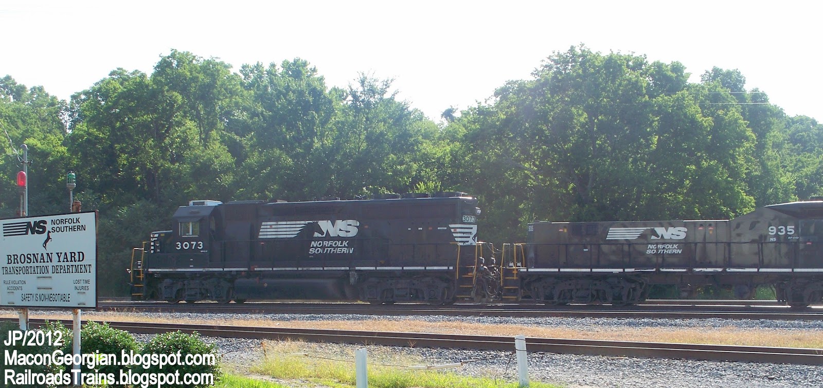 RAILROAD Freight Train Locomotive Engine EMD GE Boxcar BNSF,CSX,FEC ...