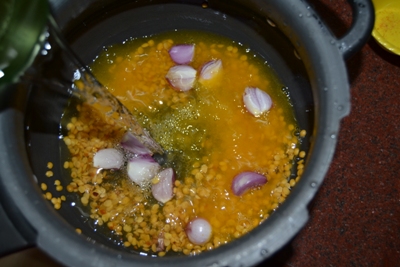 Vaniensamayalarai: How To Boiled Toor Dal For Sambar