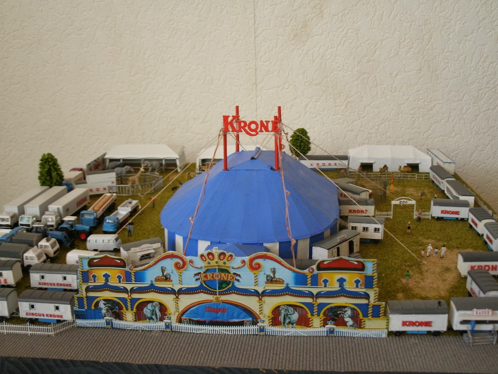Circusmodellbau: Circus Krone 1:160