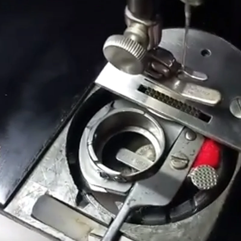 Vintage 1926 Singer Class 66 Sewing Machine and No. 40 Cabinet - $125 ...