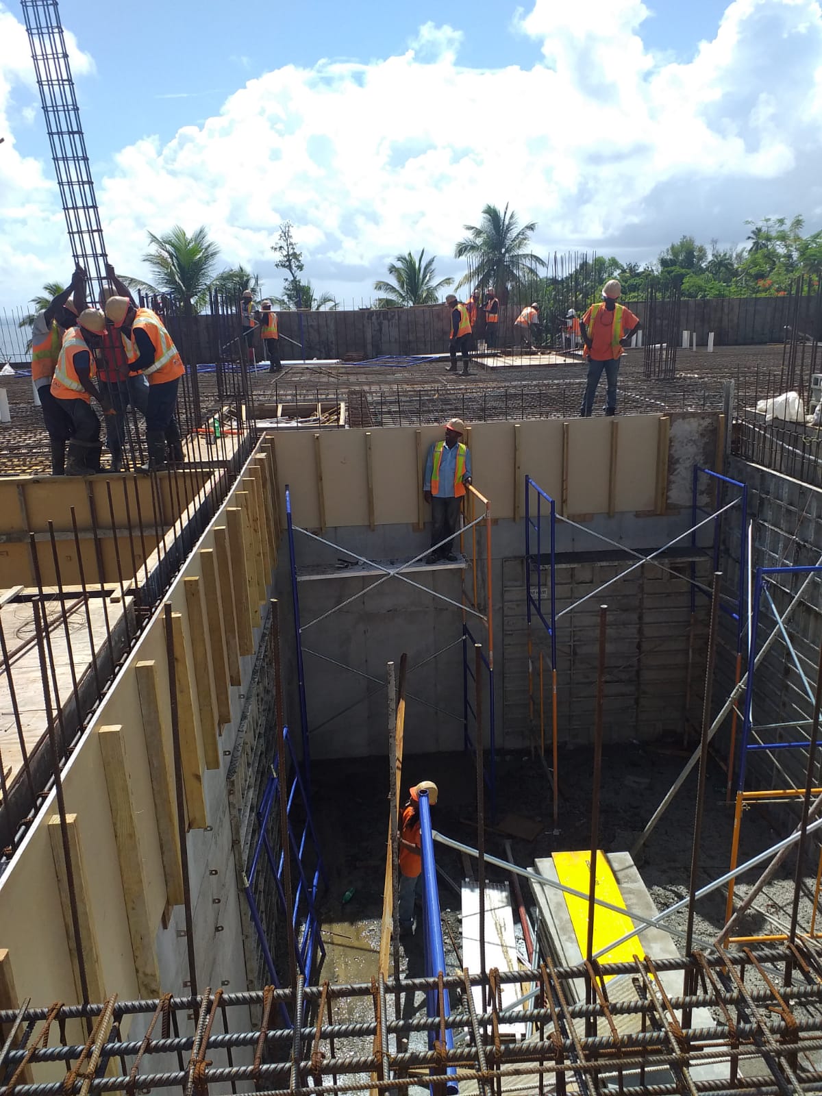 Rayneau -The Store of the Future: RAYNEAU ADVANCES CONSTRUCTION ON THE ...