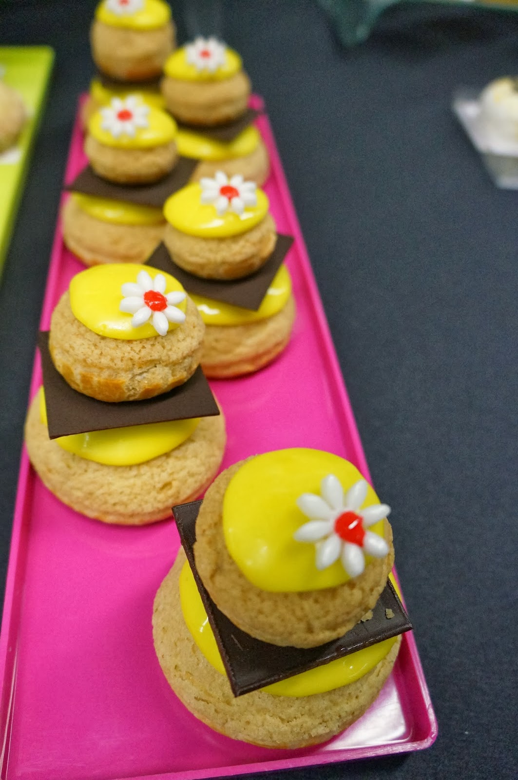 FrostsAlot Takes France: Individual Cakes and Tarts...