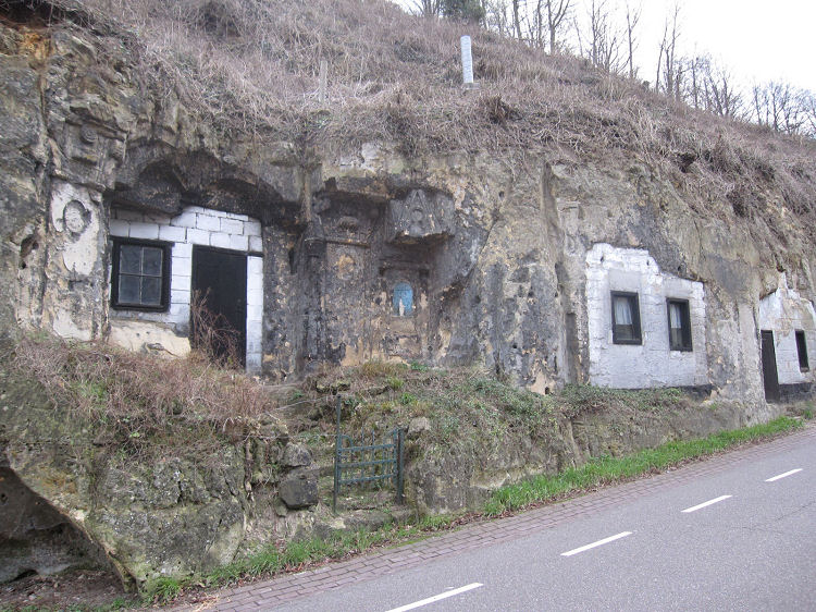 The Travel Fairy: Rotswoningen in Geulhem