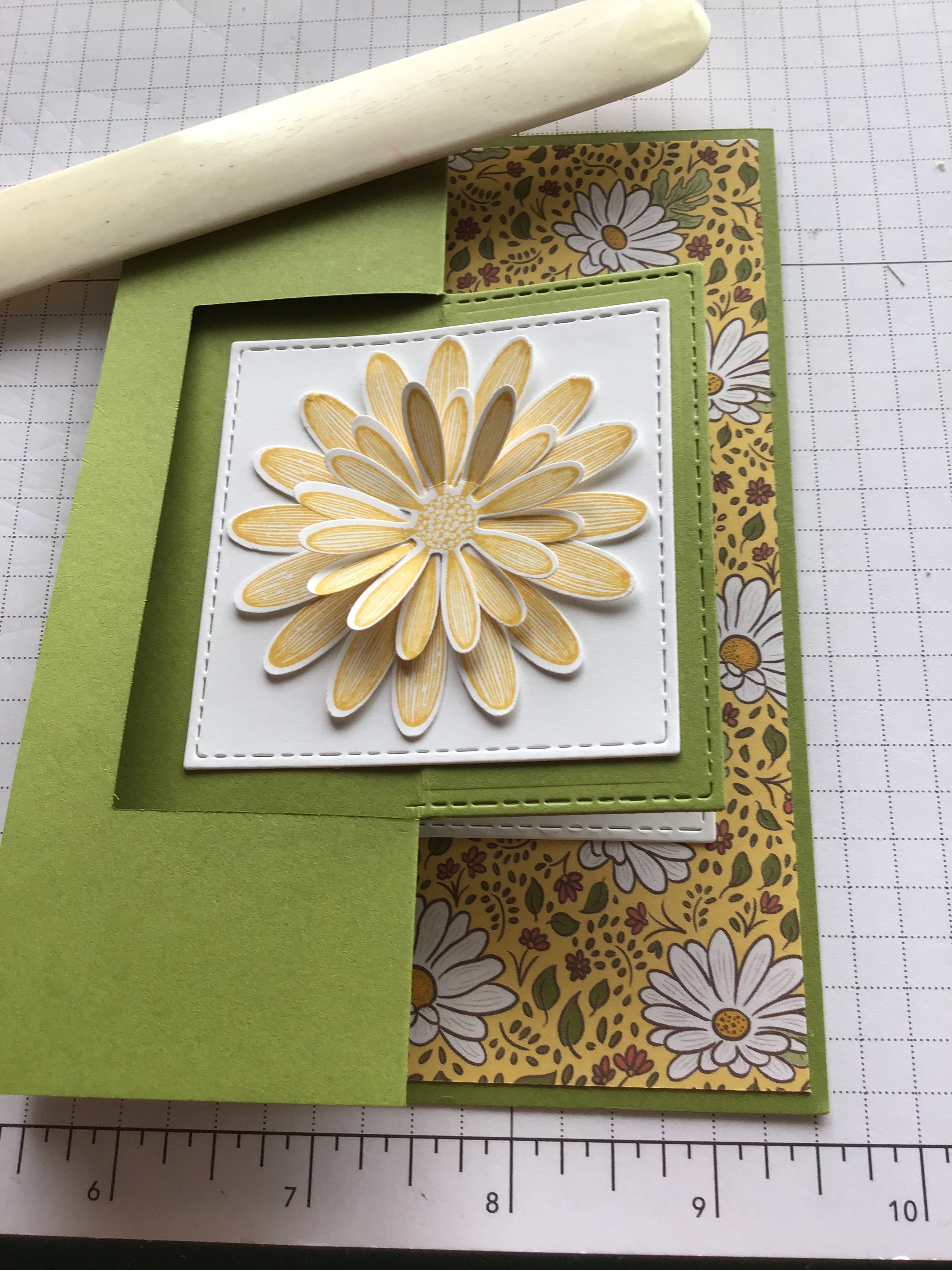 craftykarendesigns: Share it on a Sunday - Floral Fun Fold Card Using ...